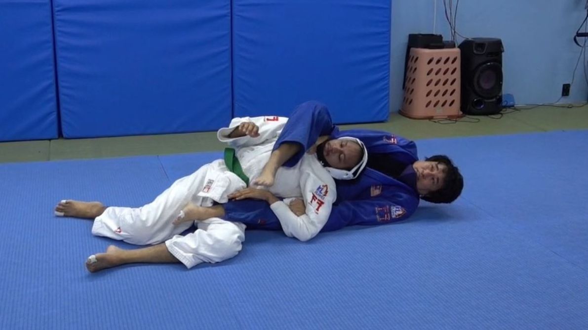 Wrist Control Strangle - KL Judo